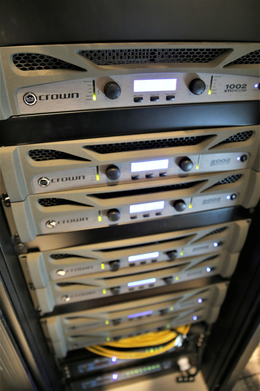 Understanding Amplifier Technology With the Crown XTi 2 Series - HARMAN ...
